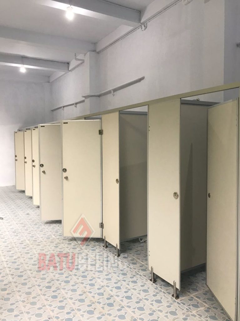 Kontraktor Jual Cubicle Toilet Bahan PVC Board #1